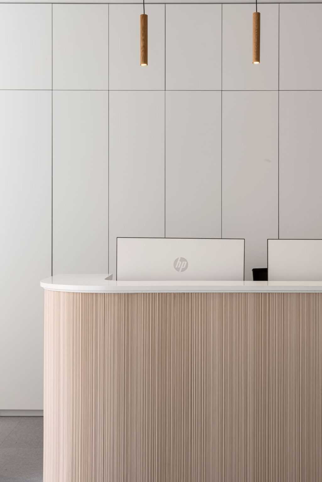 CM4 Architecture Embraces the Curvilinear Form for Dental Clinic in ...